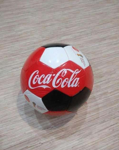 Футбольный мяч coca-cola