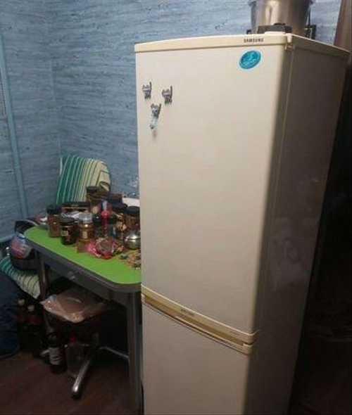 Холодильник бу samsung RL17mbsw1/BWT