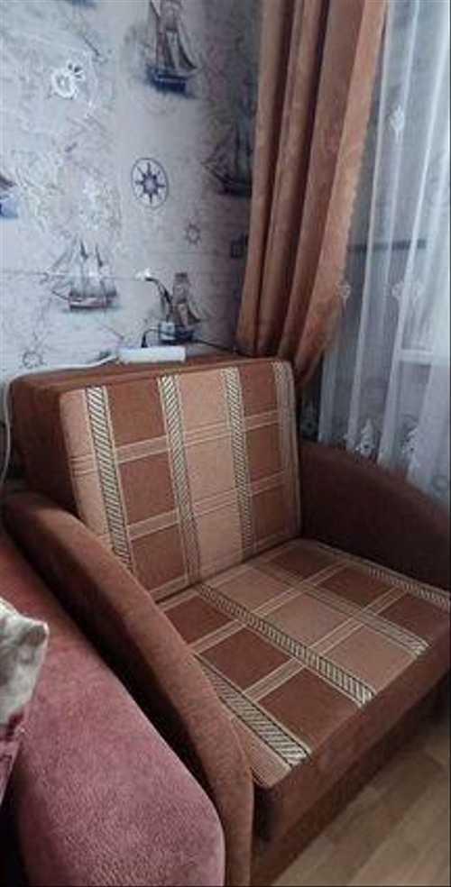 Выкатное кресло-кровать