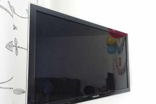 Телевизор LED 32" (81 см) Samsung UE32D5000