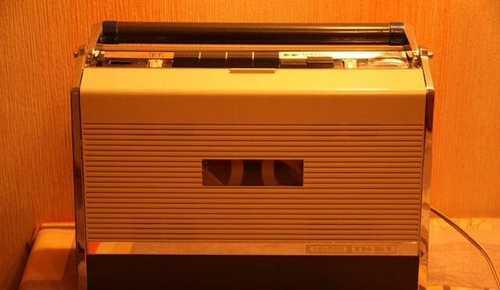 Ретро магнитофон Grundig TK6L с микрофоном