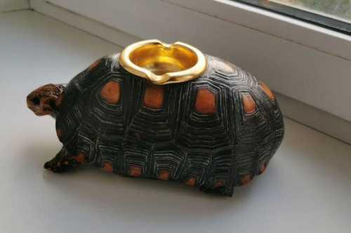Чучело черепахи с пепельницей