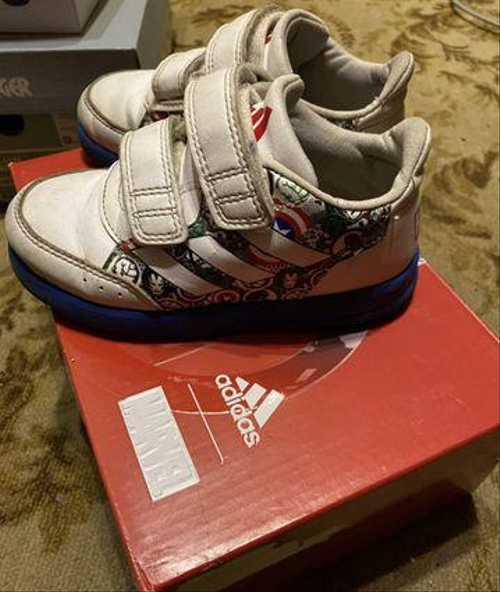 Кроссовки adidas marvel детские