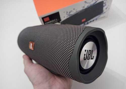 JBL charge 4