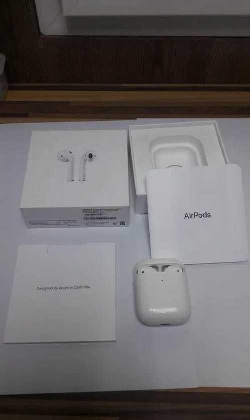 Apple Air Pods2 состояние отличное.кейсы в подарок