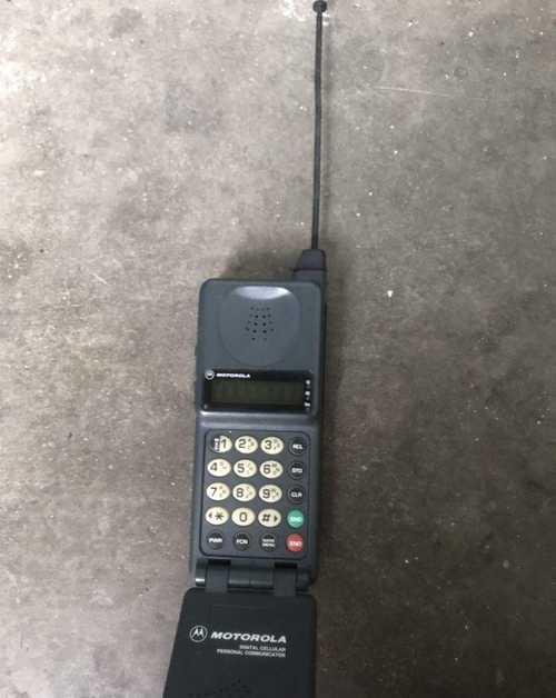 Motorola digital cellular personal communicator