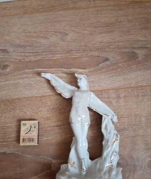 Фарфоровая статуэтка Балерина-журавль