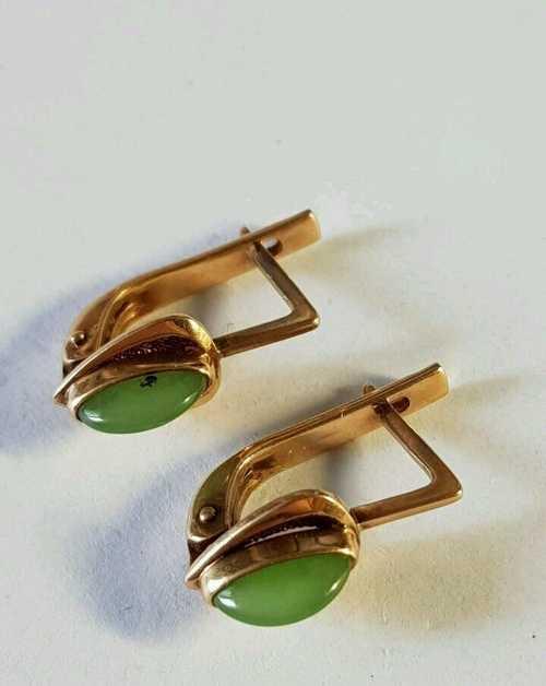 Советские серьги с зеленым камнем