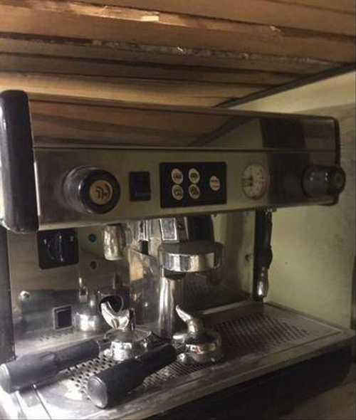 Профессиональная кофеварочная машина