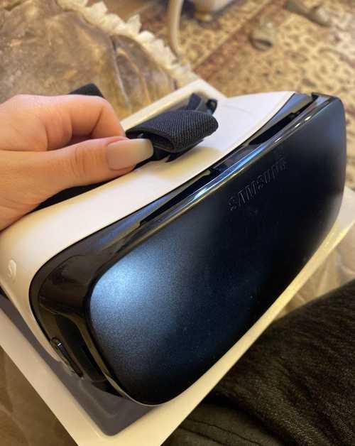 Очки виртуальной реальности Samsung Gear VR