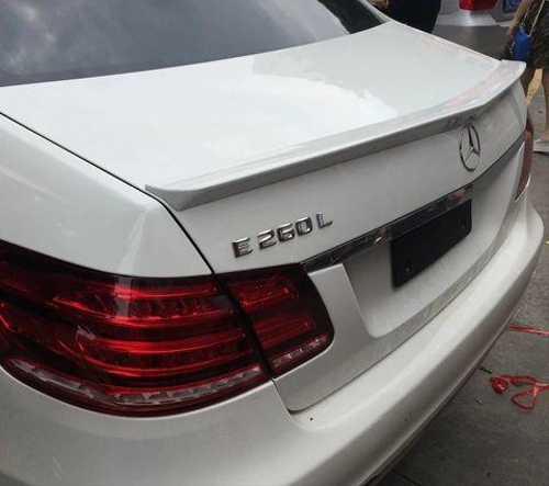 Спойлер на Mercedes Benz w212 AMG Стиль