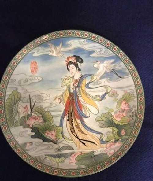 Японские тарелки Красавицы Красного Дворца