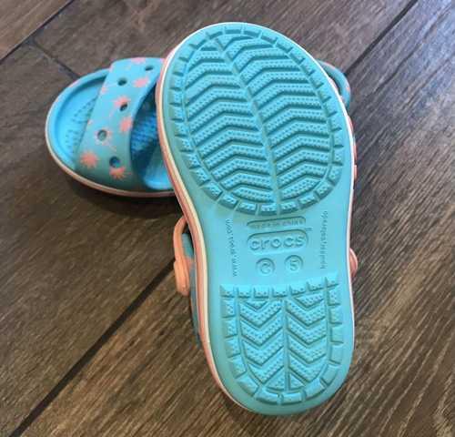 Сандалии Crocs
