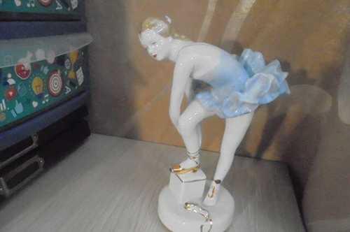 Фарфоровая статуэтка. Юная балерина. Дулево