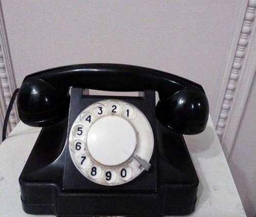 Старый телефон с диском, производство СССР