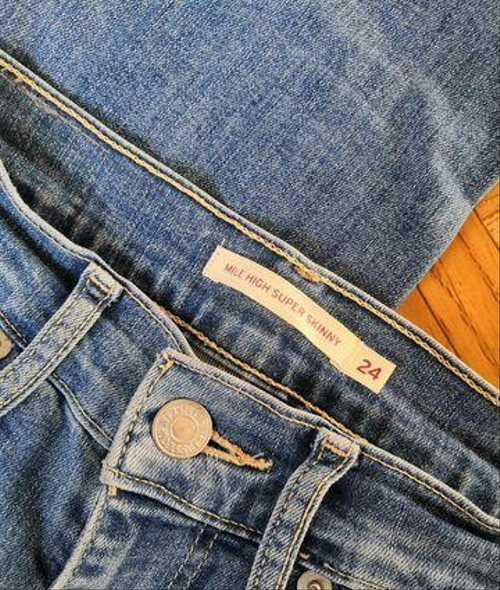 Джинсы Levi's