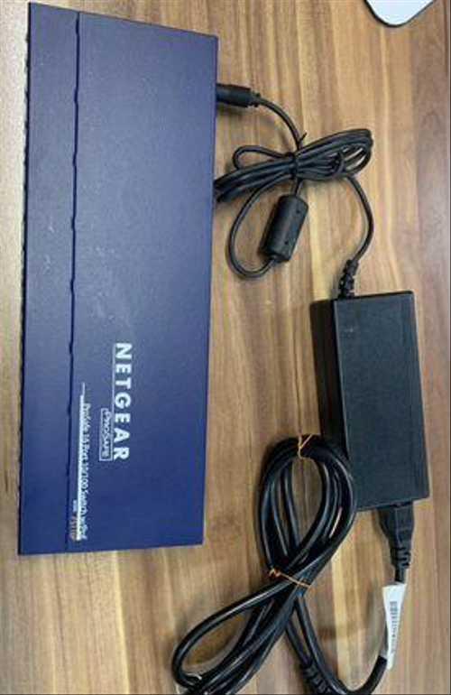 Коммутатор netgear FS116P