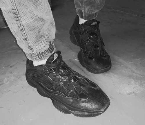 Кроссовки adidas yeezy 500 в хорошем качестве