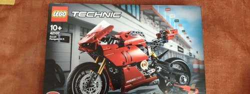 Lego Technic 42107 Ducati Panigale V4 R новый