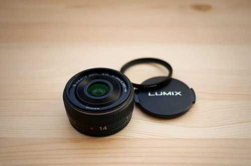 Объектив Panasonic Lumix G 14mm f/2.5