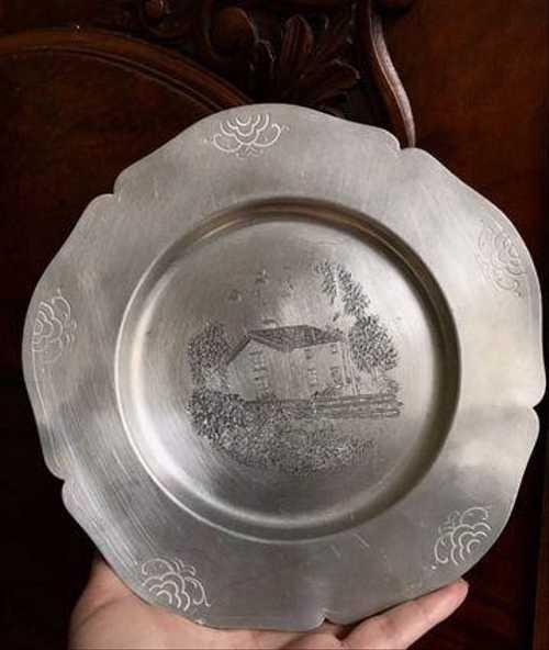Старинная декоративная тарелка. Олово