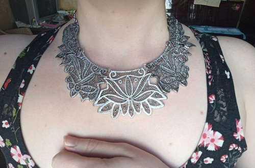 Шейное украшение колье H&M