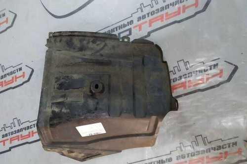 Подкрылок toyota daihatsu boon passo KGC10 KGC15 M