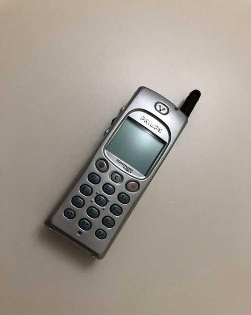Телефон Philips Xenium 99