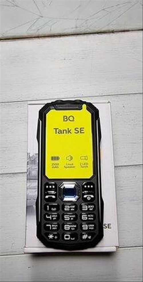 Телефон BQ 2432 Tank SE