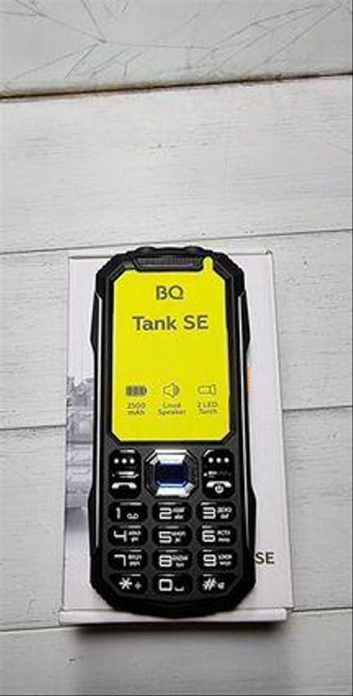 Телефон BQ 2432 Tank SE