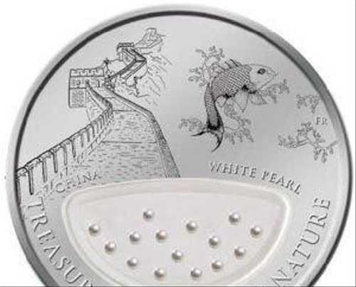 Монета Белый жемчуг Китай Рыбка серебро Фиджи 2012