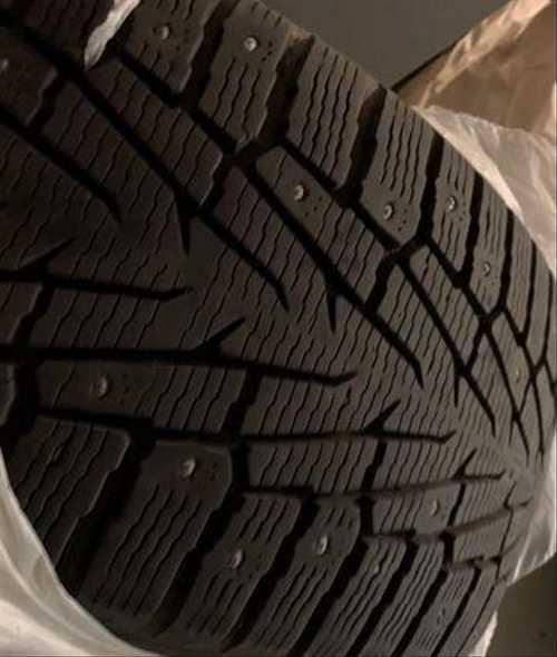 255 45 r20 зимние шипованные. Kumho 225 50 17 шипы. 275/50 R20.