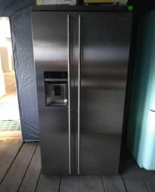 Двухдверный холодильник Smeg Side-by no frost