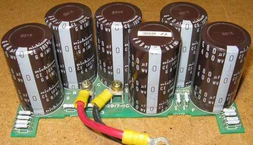 Конденсаторы Nichicon 680 uF 400 V (блок 6 штук)