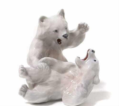Фарфоровая фигура "Белые мишки". Royal Copenhagen