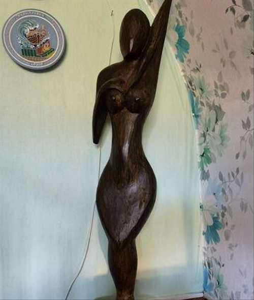 Африканская статуэтка женщины из эбенового дерева