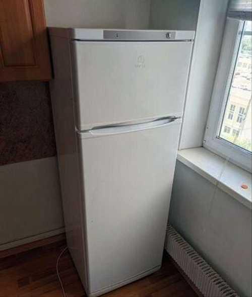 Холодильник Indesit ST 167.028