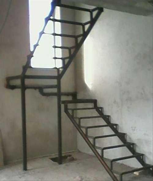 Лестница. Лестница на металлокаркасе