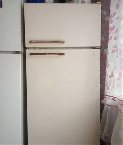 Двухкамерный холодильник Юрюзань 207