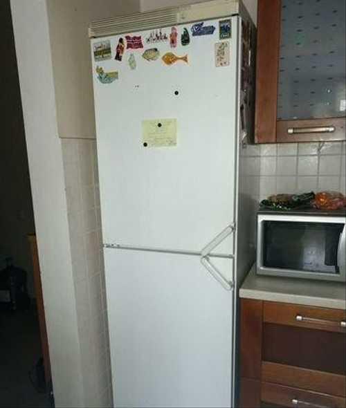 Холодильник Rosenlew Розенлев