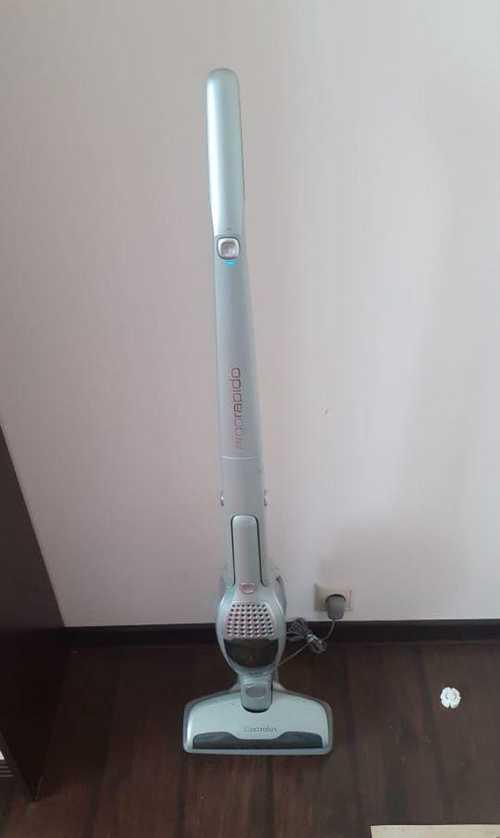 Пылесос Electrolux Ergorapido 2 в 1 ZB2903