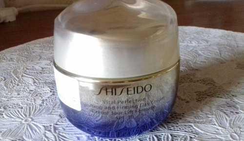 Shiseido Дневной лифтинг-крем