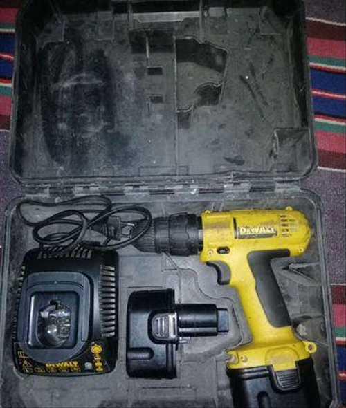 Шуруповерт dewalt 12v