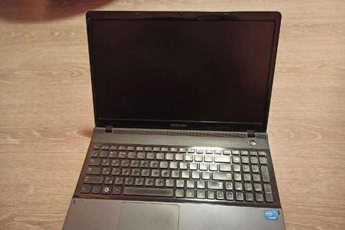 Ноутбук Samsung NP300E5Z