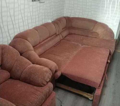 Угловой диван и кресло б/у