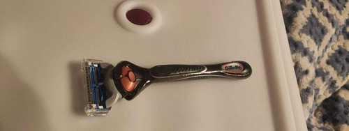 Бритвенные станки Gillette Fusion