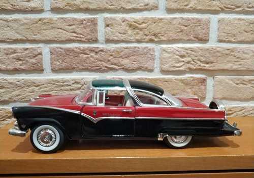 1:18 1955 Ford Fairlane Crown Victoria