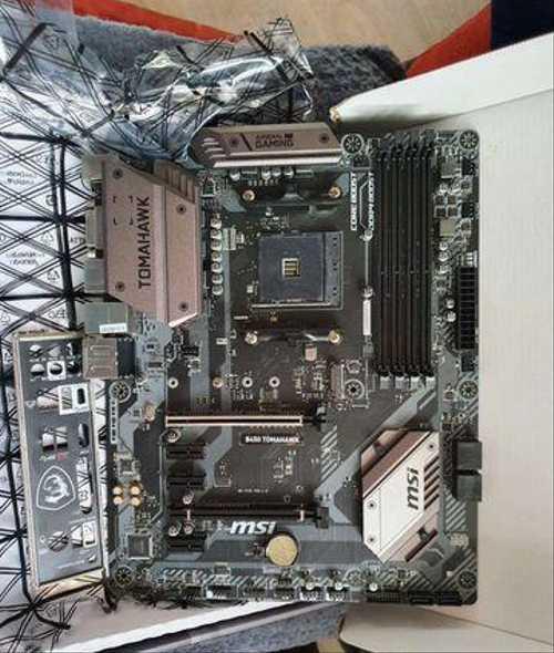 Продам msi b450 tomahawk