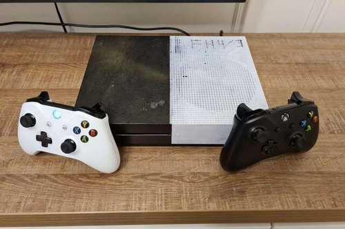 Xbox One S 1Tb + 2 геймпада + Cyberpunk 2077, GTA5