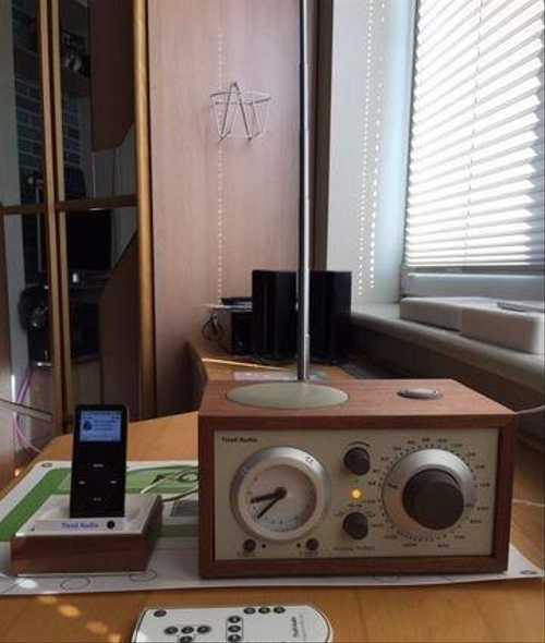 Радиоприемник Tivoli Audio Three + Док-станция